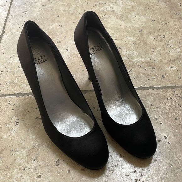 Stuart Weitzman | Shoes | Stuart Weitzman Black Satin Pumps | Poshmark